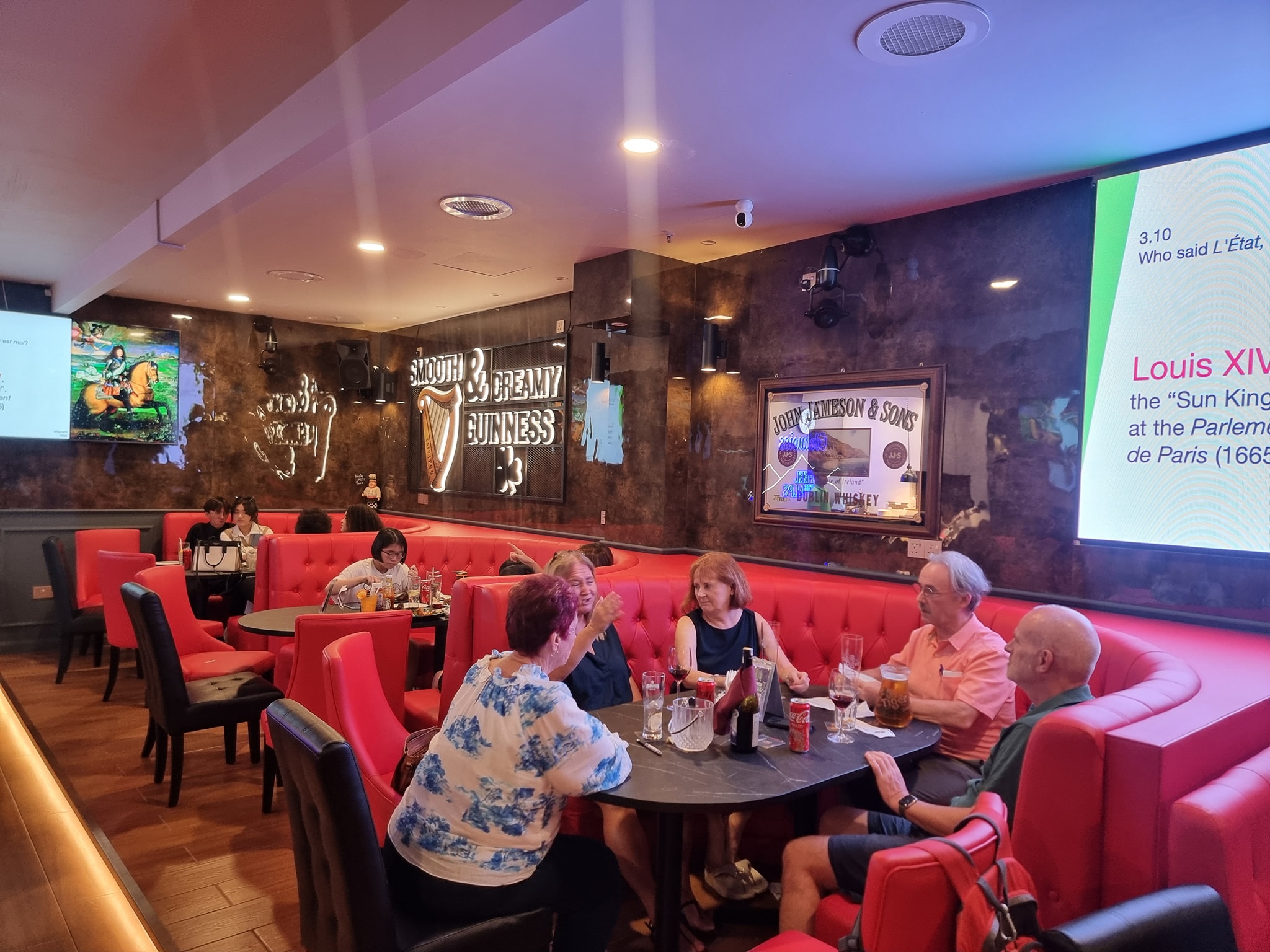 Healy Mac’s Irish Bar & Restaurant - Straits Quay