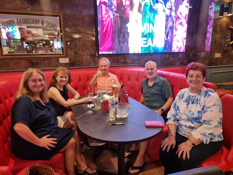 Healy Mac’s Irish Bar & Restaurant - Straits Quay