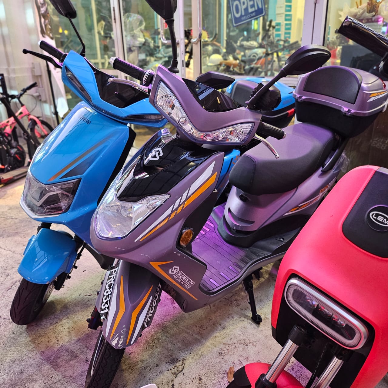 Let's Go Vroom - Straits Quay